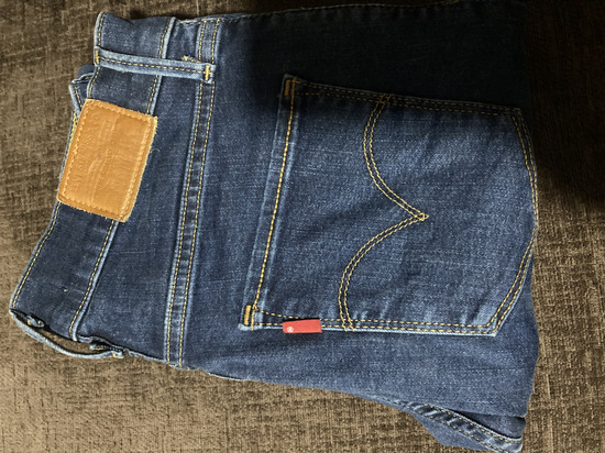 Levis farmerice