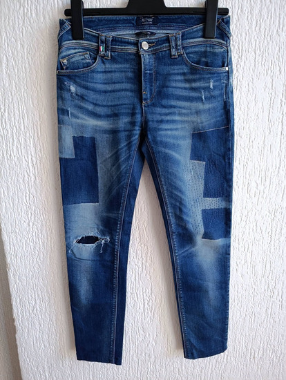 Armani Jeans Orchid farmerke M odlične!