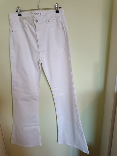 Pull & Bear bele flare farmerke