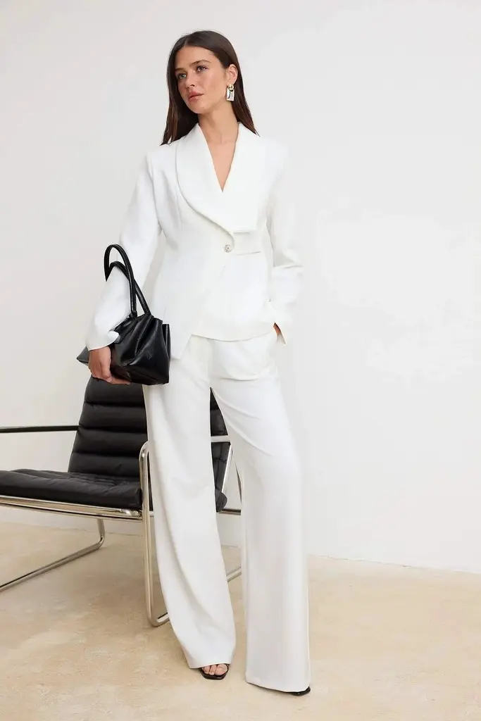 Trendyol Milla ženski set jakna pantalone Twoaw26Au00145, bela-bela