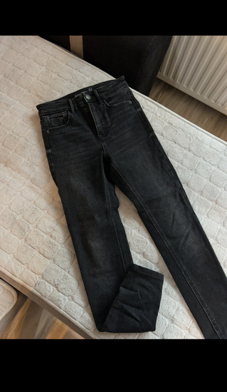Stradivarius farmerke 32