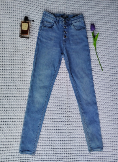 GUESS original LUX satenski skinny džins XXS XS
