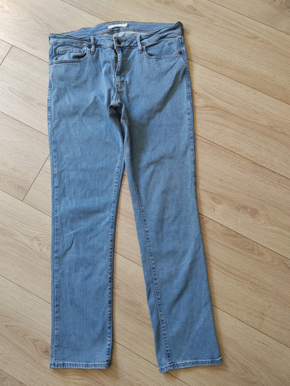 Levis farmerice