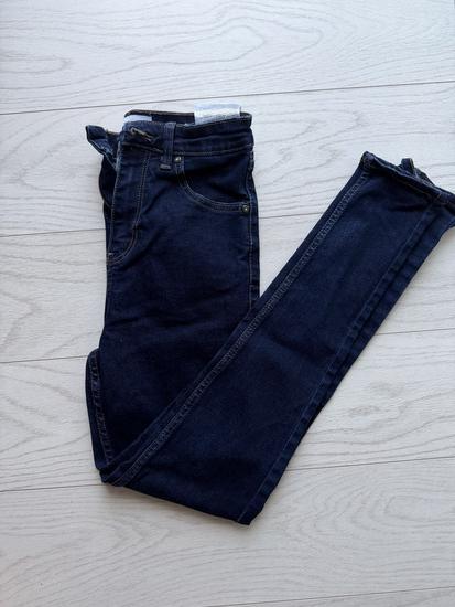 Bershka tamno plave farmerice