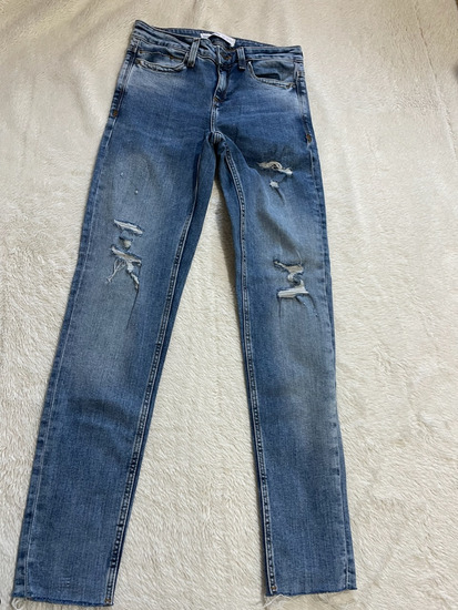 Zara farmerice 34