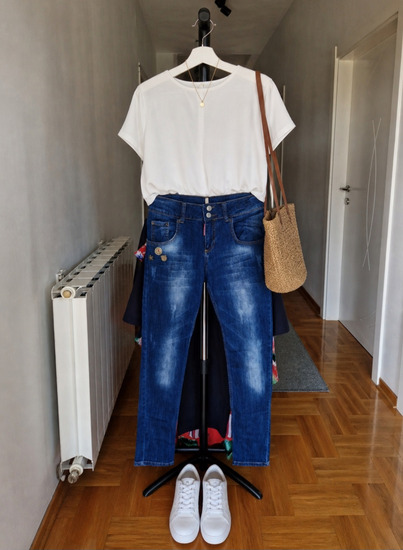 SNIZENO_DSQUARED2 JEANS