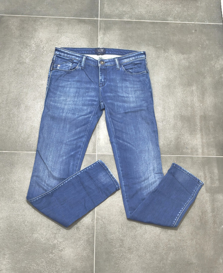 ARMANI ORIGINAL FARMERKE KAO NOVE 28