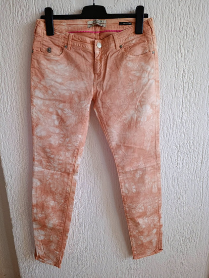 Maison Scotch pantalone/farmerice L brutalne!