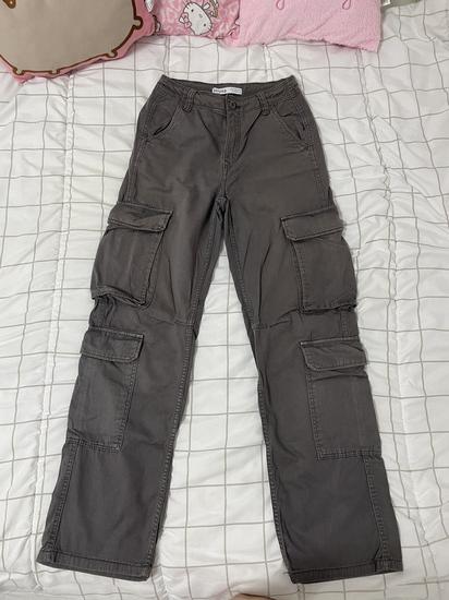 Bershka cargo pantalone