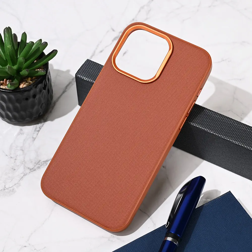 Maska za telefon Urban Case za iPhone 15 Pro Max 6.7, Braon