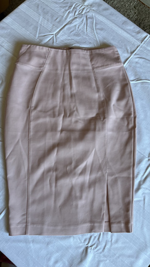 Roze suknja