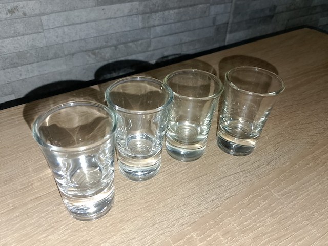 Čašice za žestoko piće 4 kom.