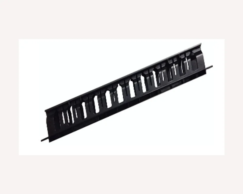 MAXPRO LINE plastični uvodnik za kablove 19" 1U sa poklopcem