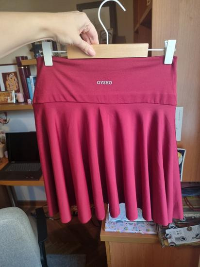 Novo! Prelepa OYSHO bordo suknja