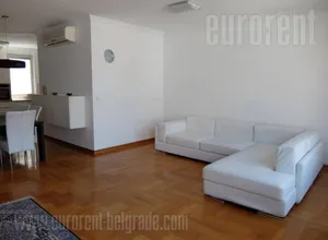 Izdavanje Stan - Beograd, Vračar: Hram Svetog Save - Neimar - Čubura