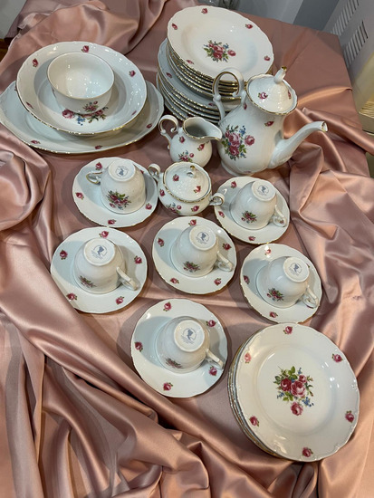 Luksuzan nemacki porcelanski set