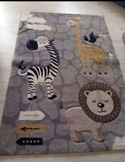 Tepih 170x120,zanimljiv dezen