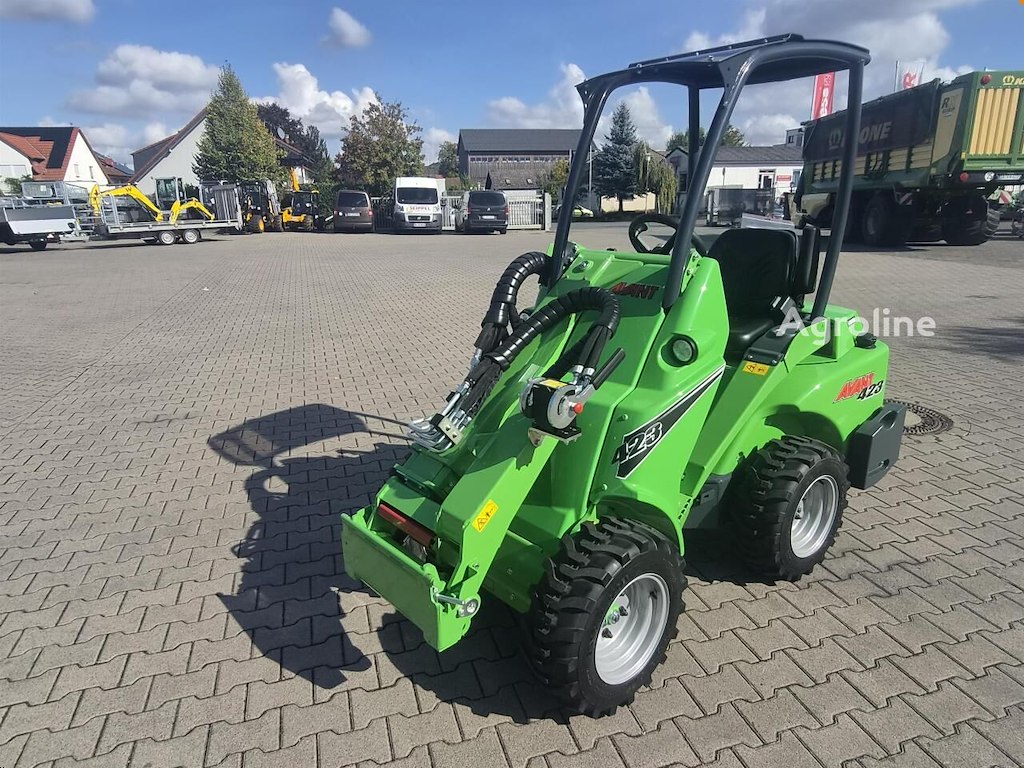 Novi Avant 423 traktor točkaš