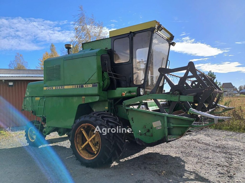John Deere 1032 kombajn za žito