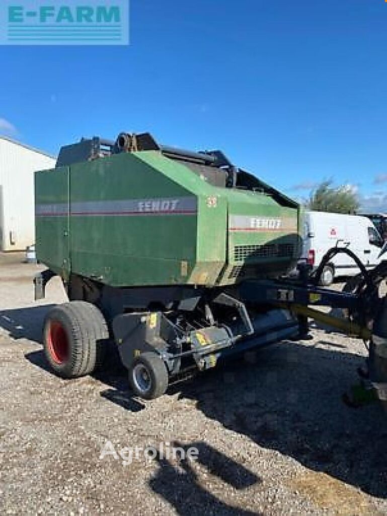 Fendt 2900v balirka za četvrtaste bale