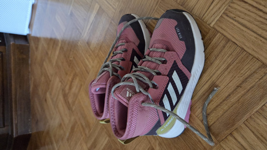 Adidas cizmice 29