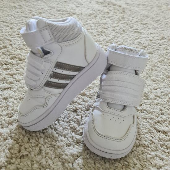 Adidas decije patike