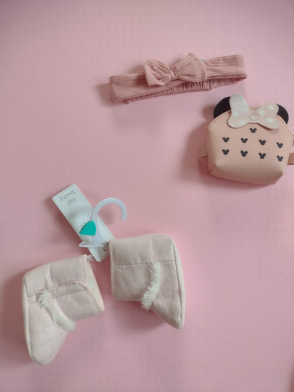 Nove F&F cizmice 6-12m