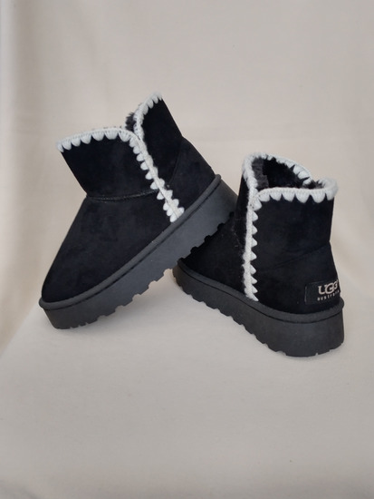 UGG nove cizme za devojcice - br 34