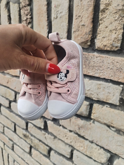 Minie patikice br 20