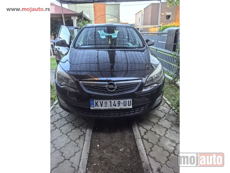 Opel Astra J