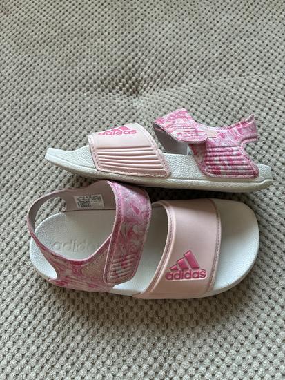 Adidas sandale kao nove 32
