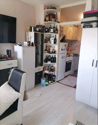 Garsonjera, 22m2+terasa, Centralna radionica