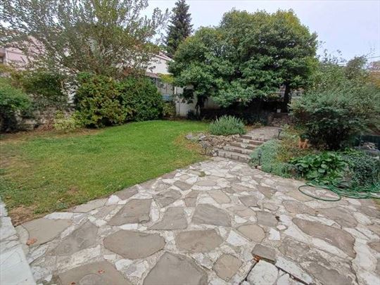 Top lokacija, Senjak, veliko dvorište , ID 9562
