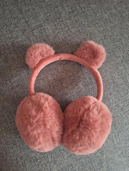Novo Zara grejaci za usi