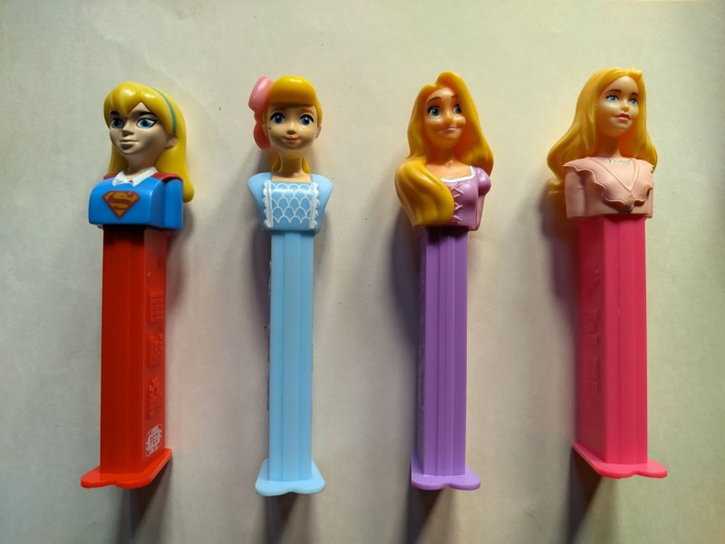 PEZ FIGURICA 4 KOMADA