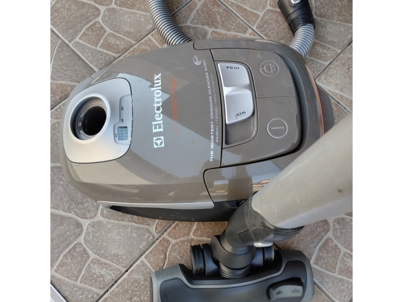 Electrolux usisivac odlican