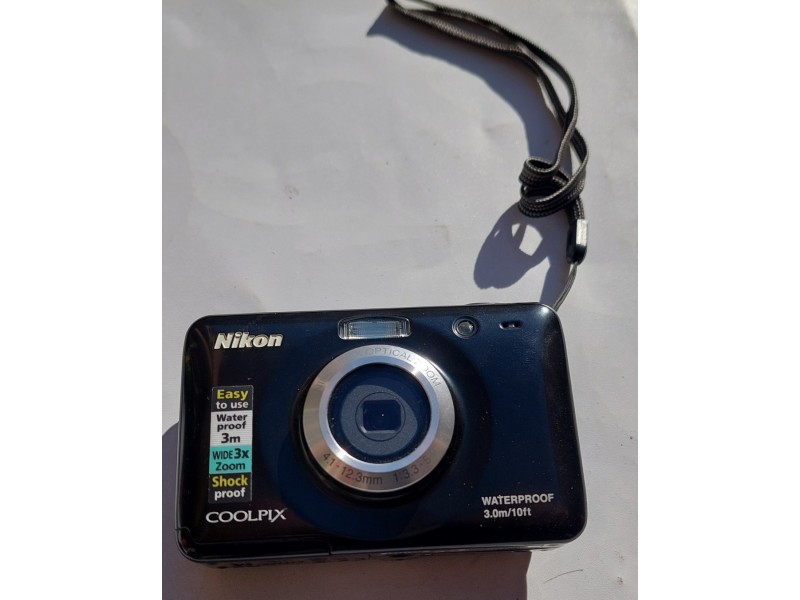 Nikon Coolpix S30 Nikkor 3x Optical Zoom Waterproof