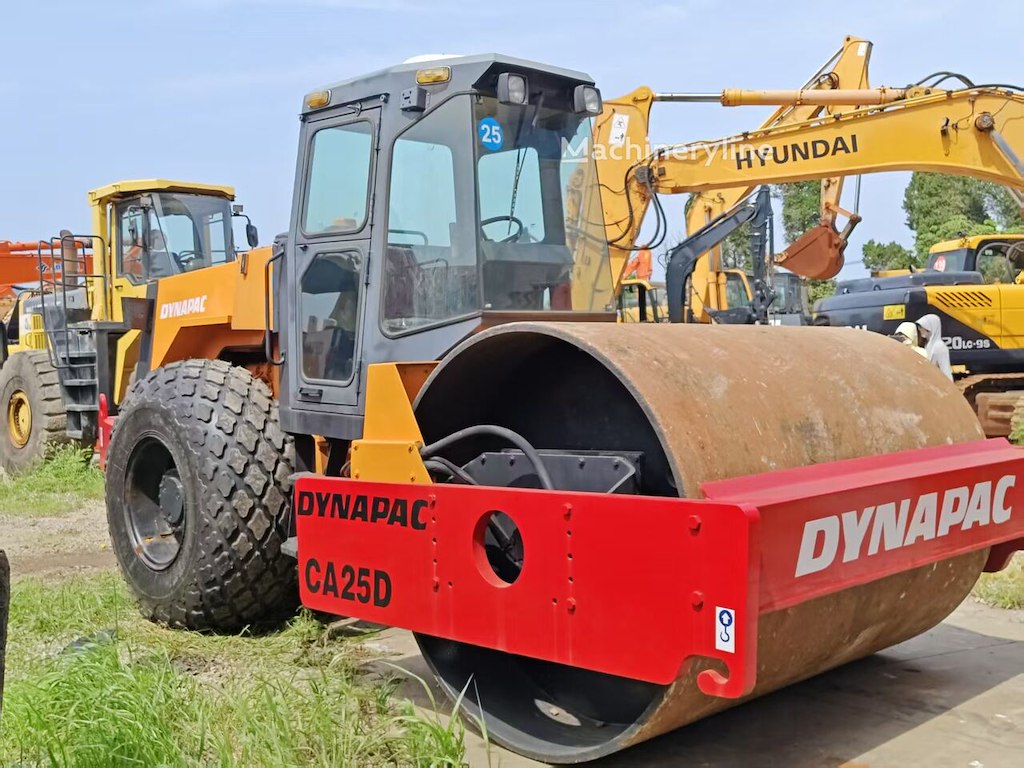 Dynapac CA 25D kompaktor s jednim valjkom