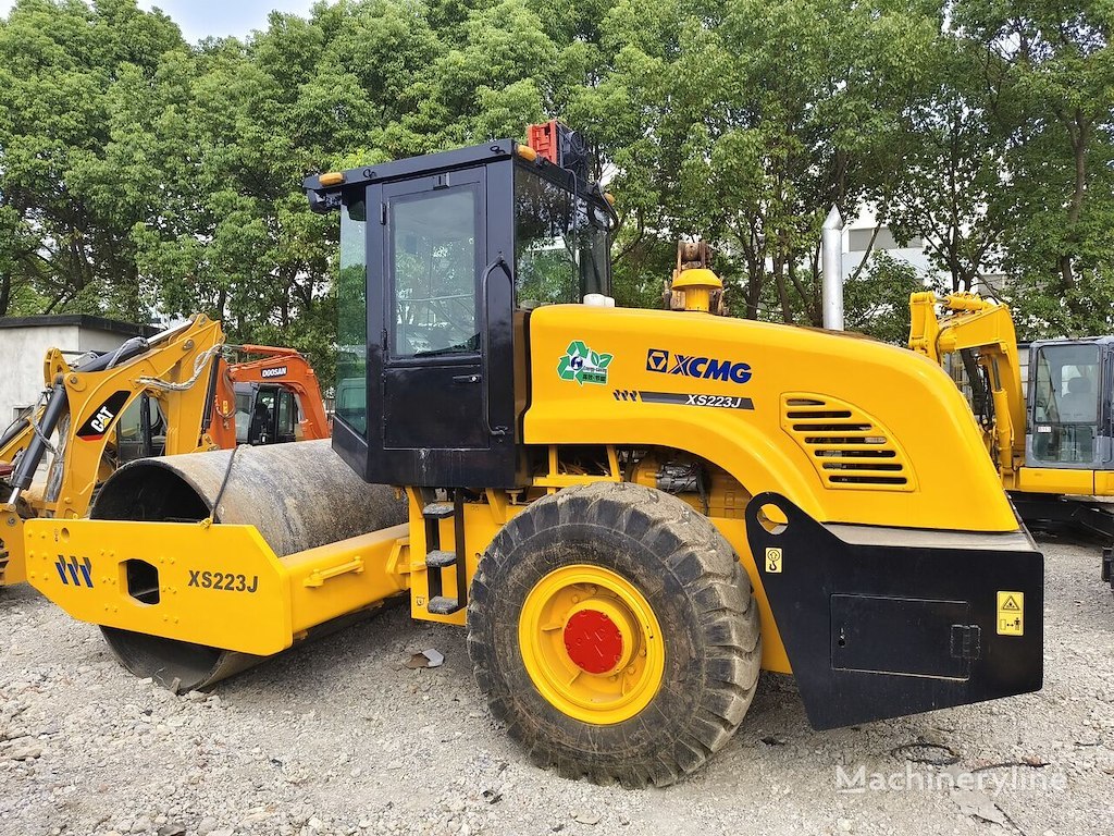 XCMG XS223 kompaktor s jednim valjkom