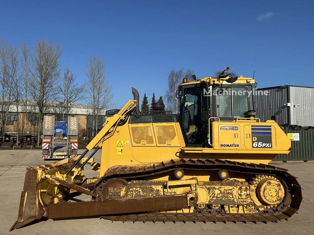 Komatsu D65 PXi - 18EO buldožer