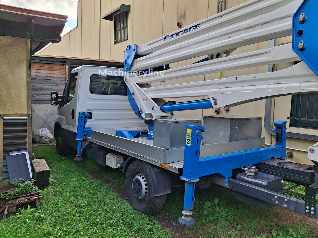 IVECO auto dizalica s korpom
