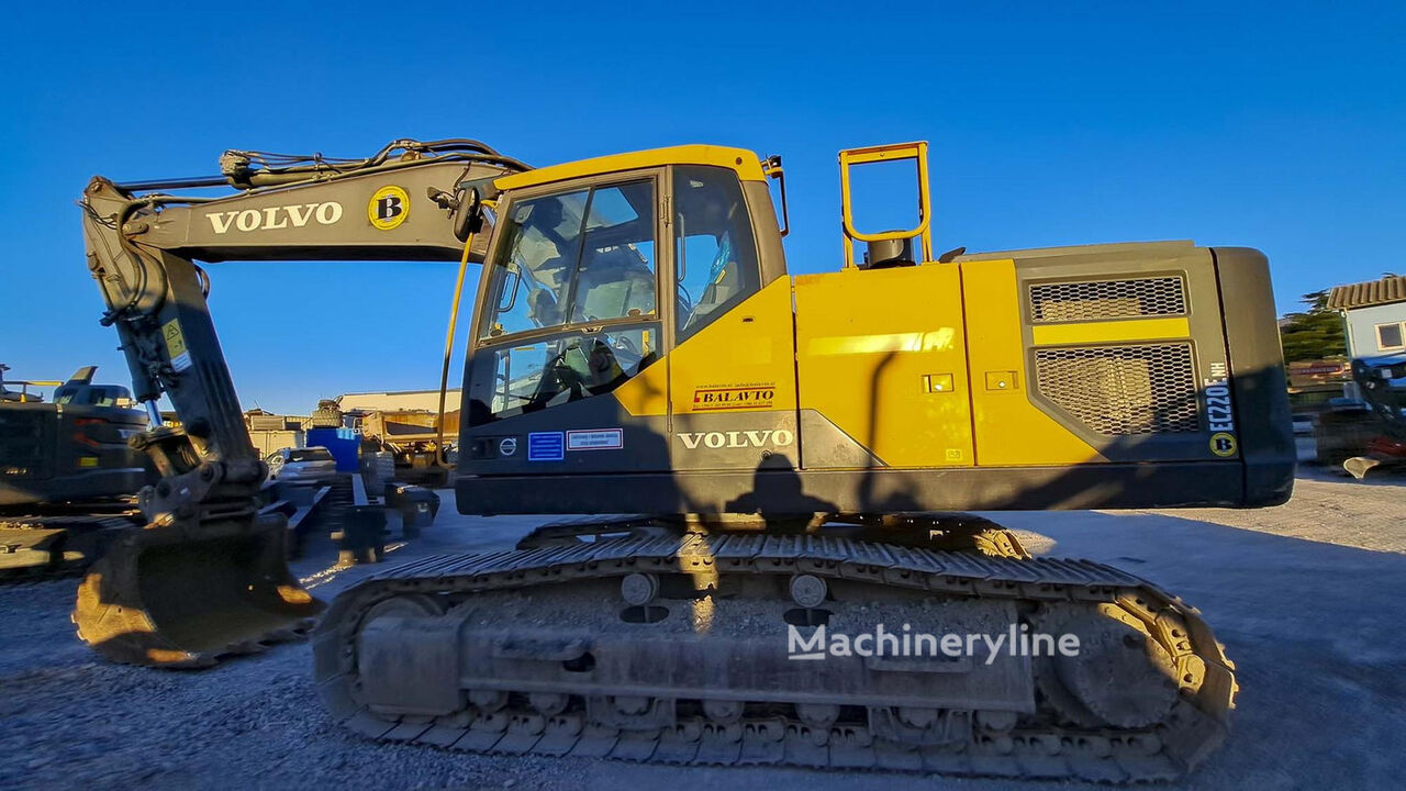 Volvo EC220E bager guseničar