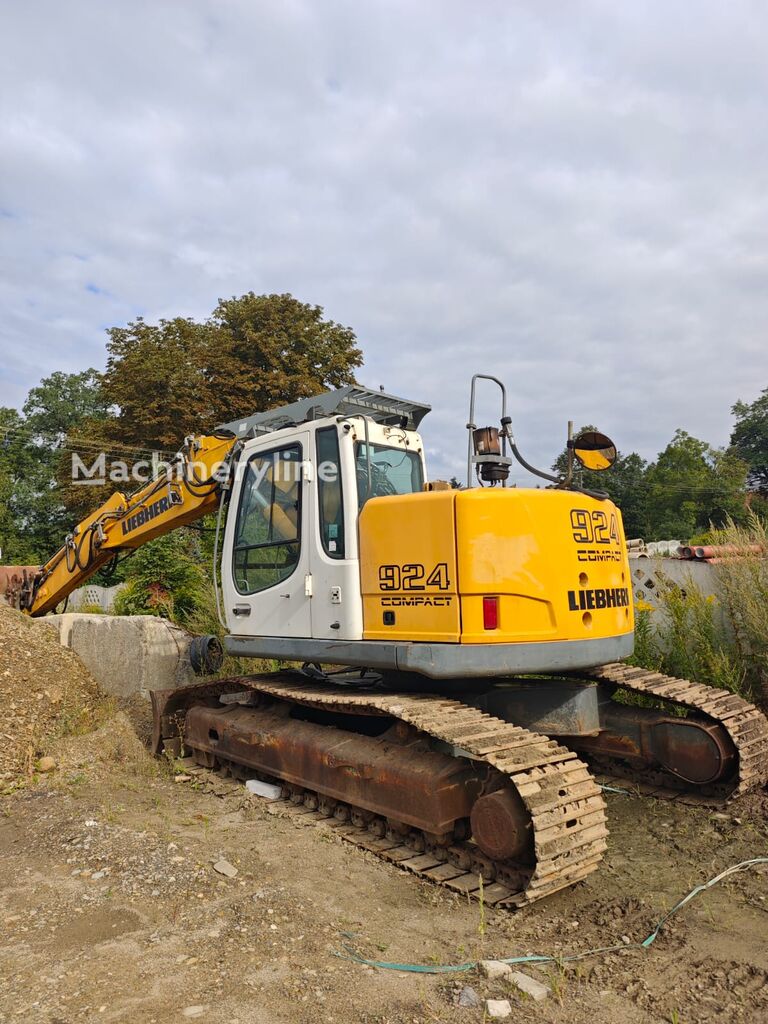 Liebherr R924 bager guseničar