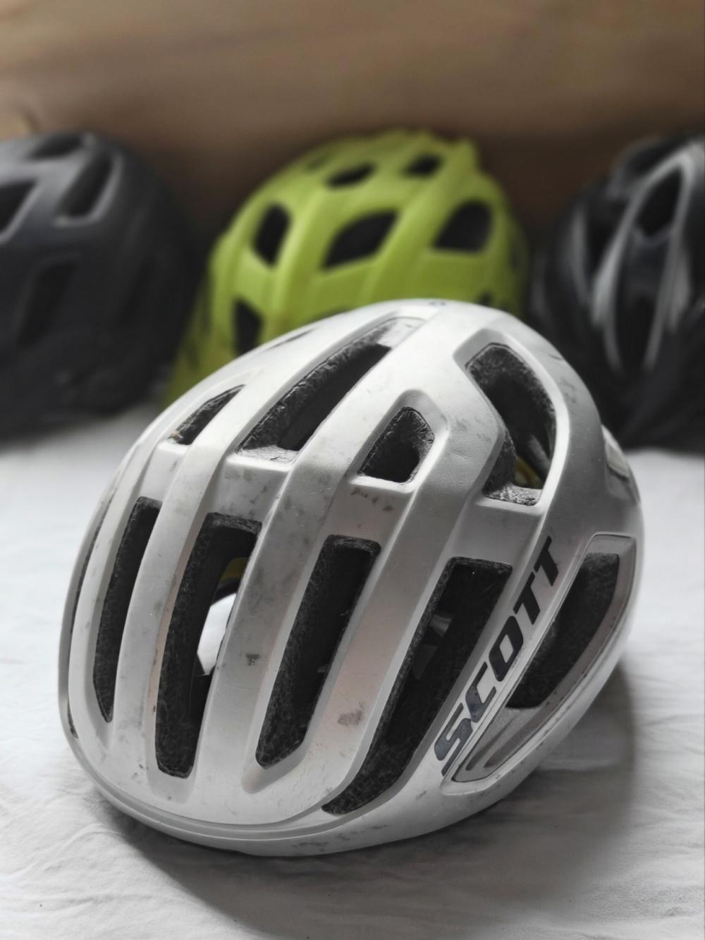 Scott Centric Plus MIPS kaciga - srebrna