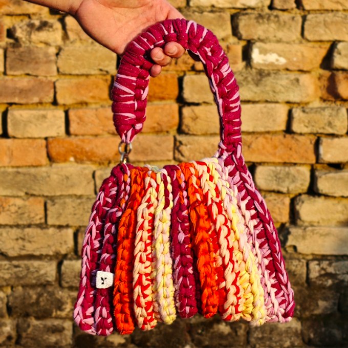 Heklana torba - Chevron Berry Sunset