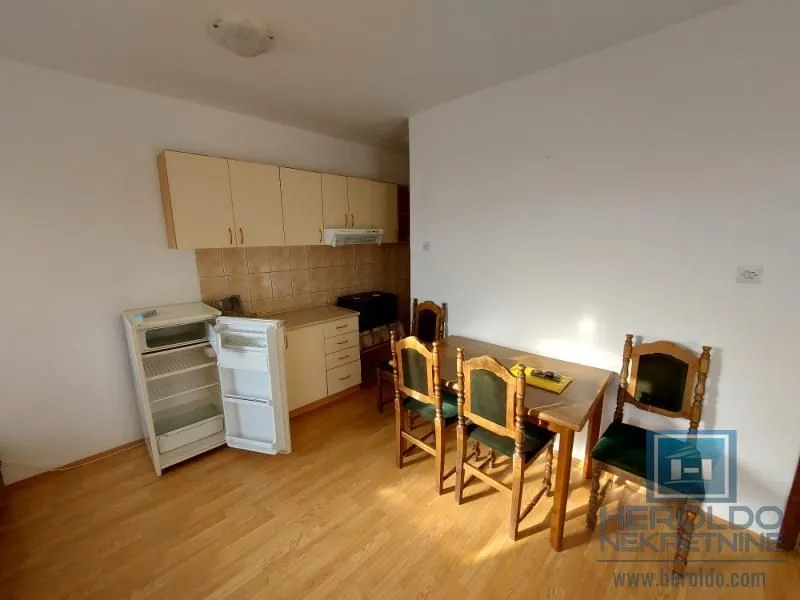 Izdavanje, jednosoban stan, 35m², Centar, Jagodina