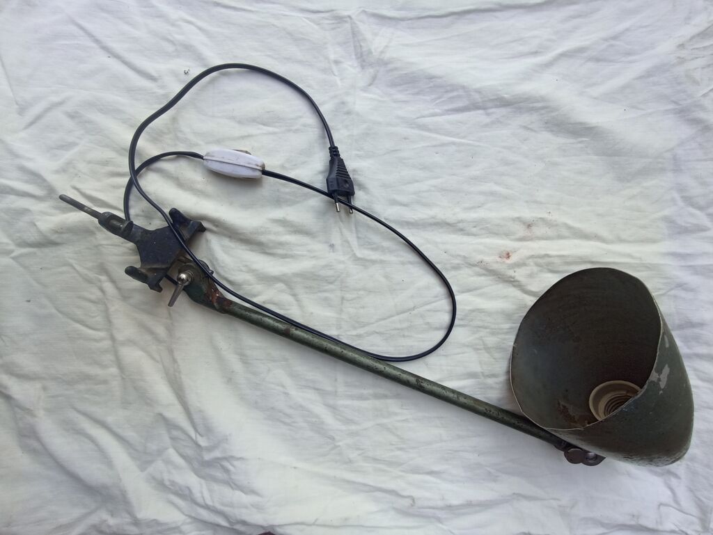 Stara lampa preko 50 godina, cena 1000 dinara