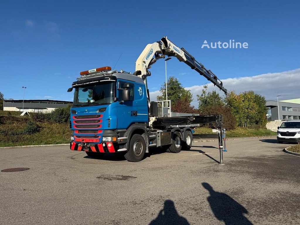 Scania R 560 V8 LA6X4 MNB EFFER 440/6S Seilwinde kamion s ravnom platformom