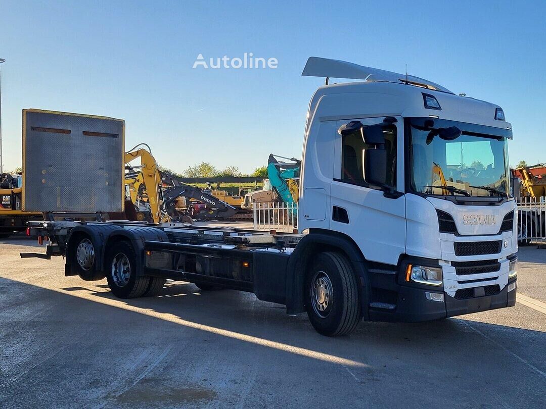 Scania P 500 6x2*4 9 TON FRONT AXLE / RETARDER vozilo za prevoz kontejnera