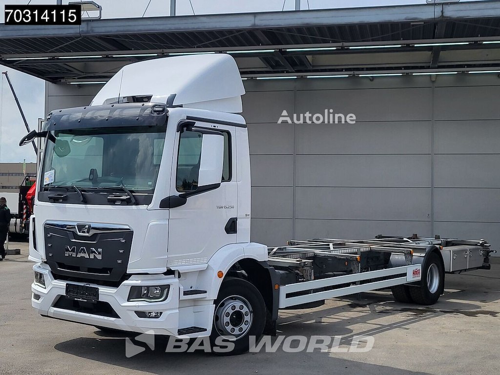 MAN TGM 15.250 4X2 42.000 kms! 15 tons BDF Automatic Full Air suspen vozilo za prevoz kontejnera